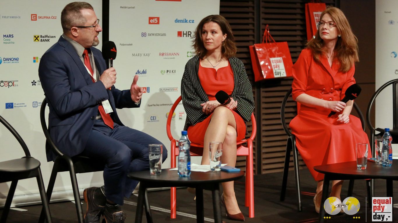 Rovná odměna usiluje o to, aby ženy mohly být vidět a slyšet - RovnaOdmena